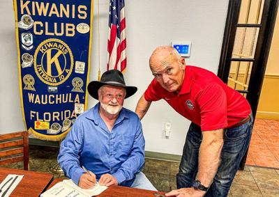 Author Randy Mink Speaks To Kiwanis | Hardee Living | theheraldadvocate.com