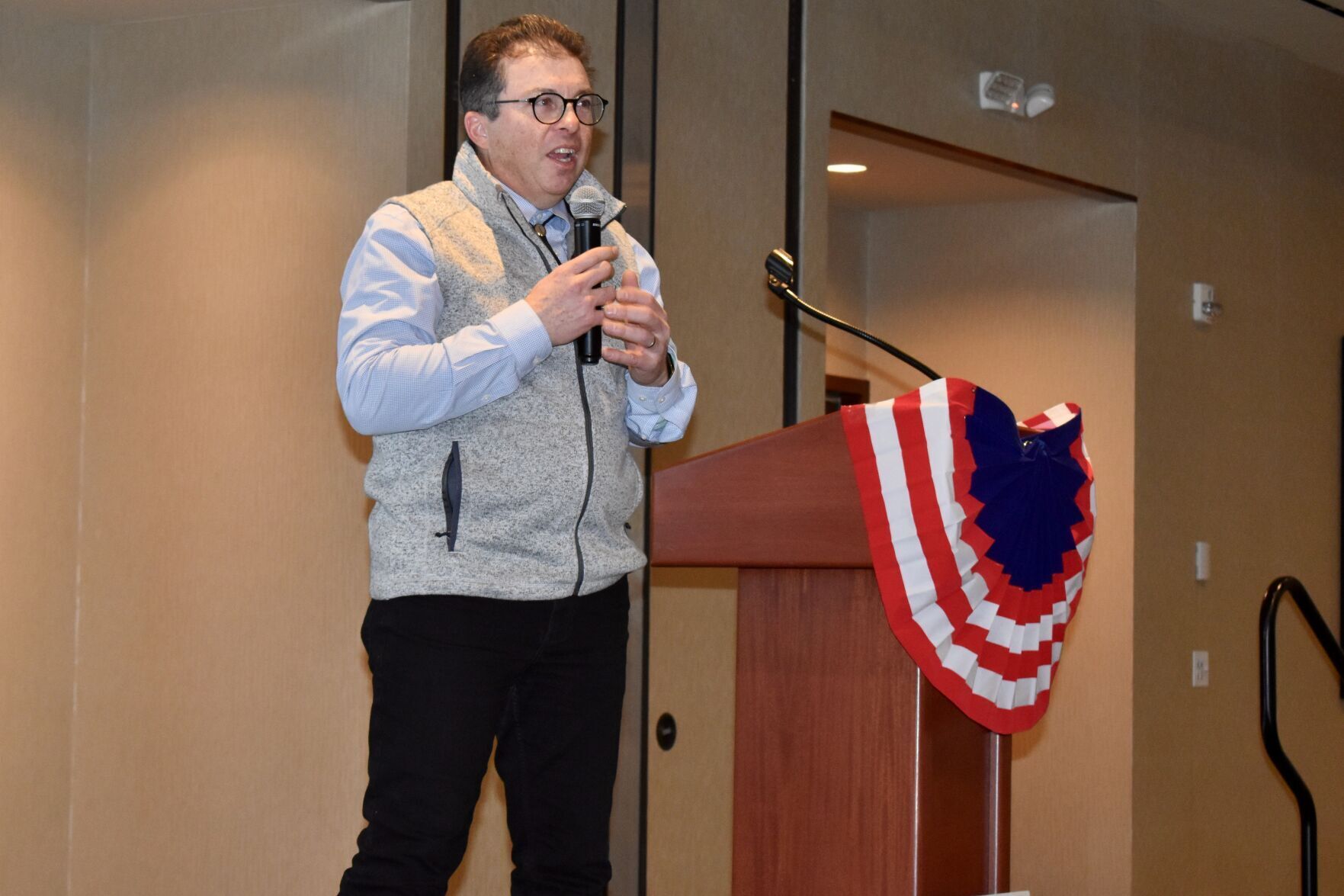 Independent running for Congress to hold drive-thru petition event ...