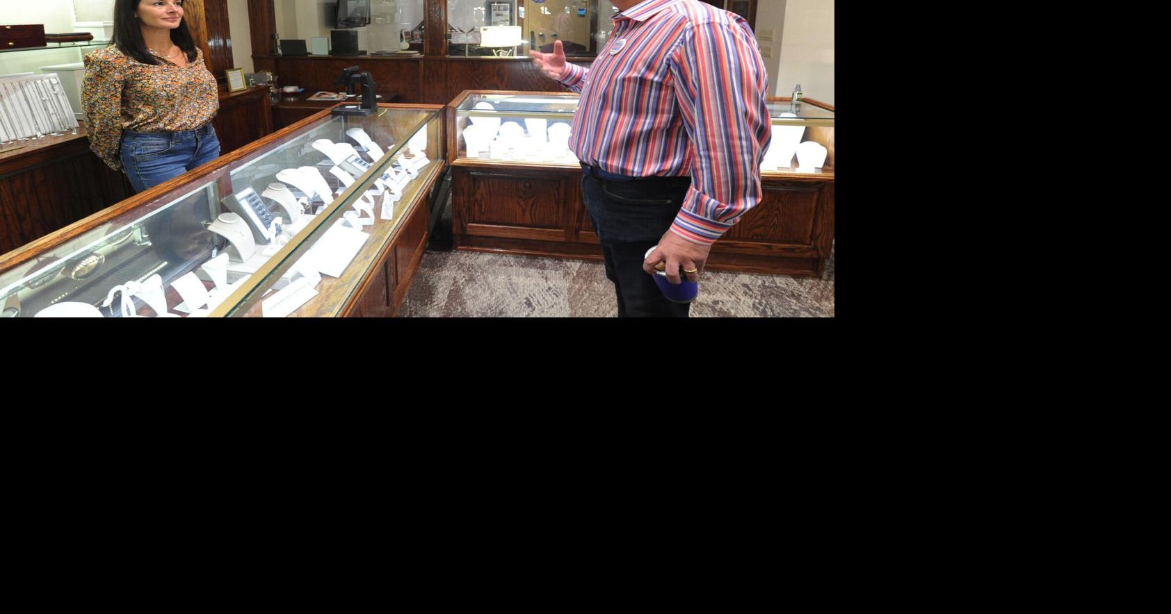 Borrello takes small business tour in Batavia | Local News | thelcn.com