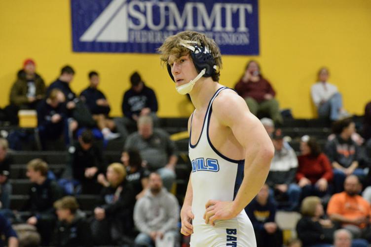 H.S. WRESTLING: Sixteen GLOW region grapplers, one team claim ...