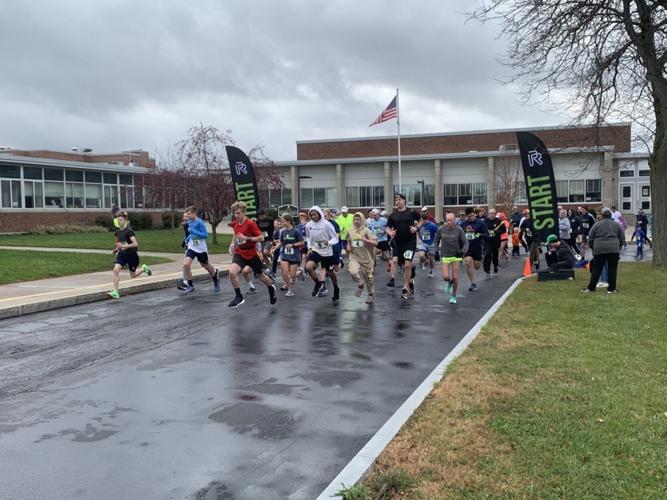 Avon 5K raises $1,000 for veterans services | Sports | thelcn.com