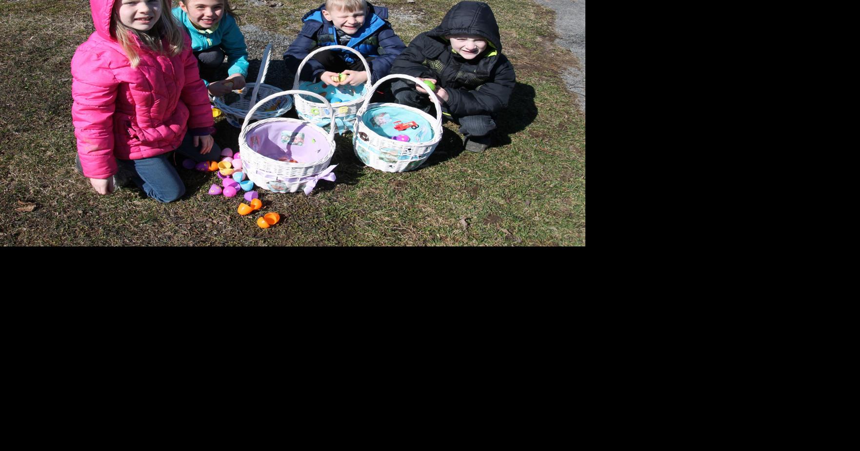 Kids scamper for eggs at Caledonia hunt | Local News | thelcn.com