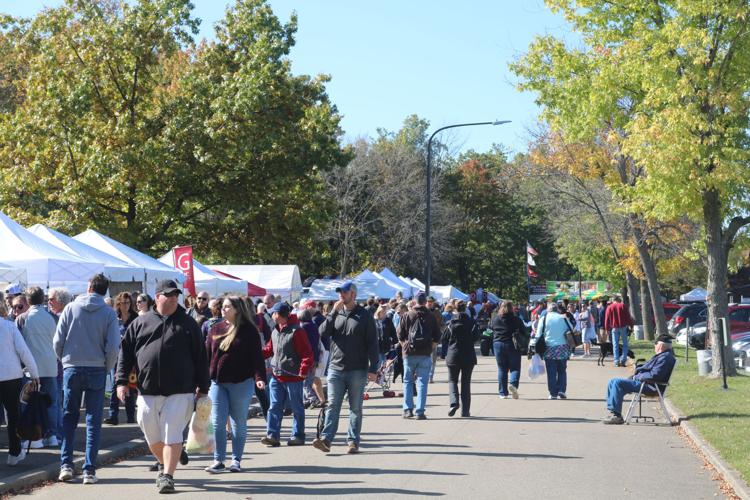 Massive crowds turn out for 44th annual Letchworth Arts and Crafts Show ...