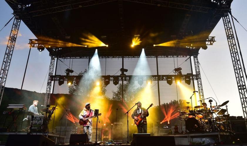 Concert venues adjusting to COVID: Who uses ‘pods’? Who requires COVID ...