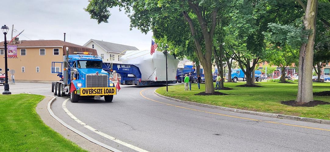 Large load draws attention in Avon | Local News | thelcn.com