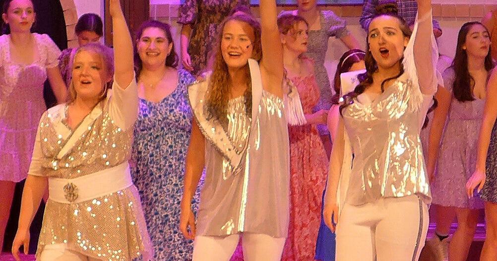 Geneseo Drama Clubs brings "Mamma Mia!" to the stage this weekend ...