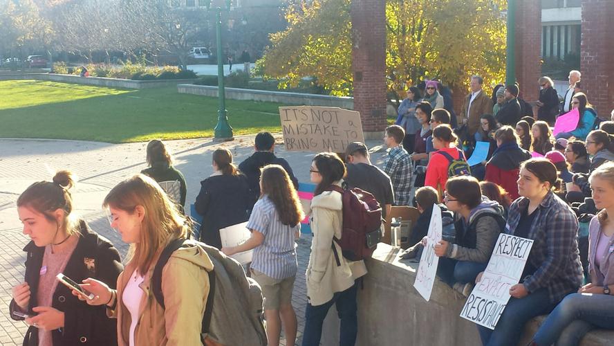 SUNY Geneseo student sit-in protests prof’s 'transphobic quiz,' college ...