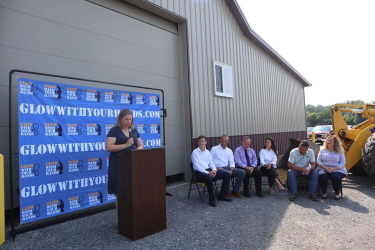 Gearing up for GLOW With Your Hands | News | thelcn.com