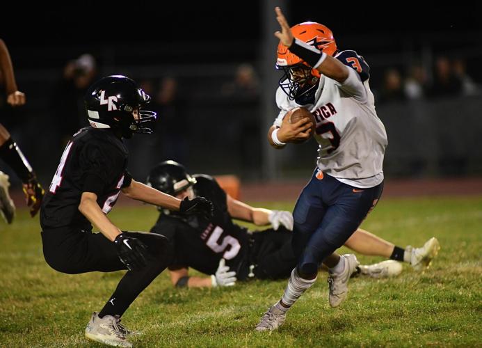 SEC. V/VI FOOTBALL: Quartet of teams looking for sectional blocks ...