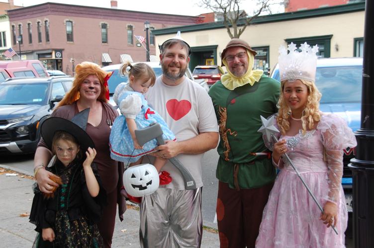 GALLERY: Trick-or-treating in Geneseo | News | thelcn.com