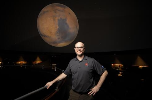 Planetary geologist receives NASA grant for Mars study | News | thelcn.com