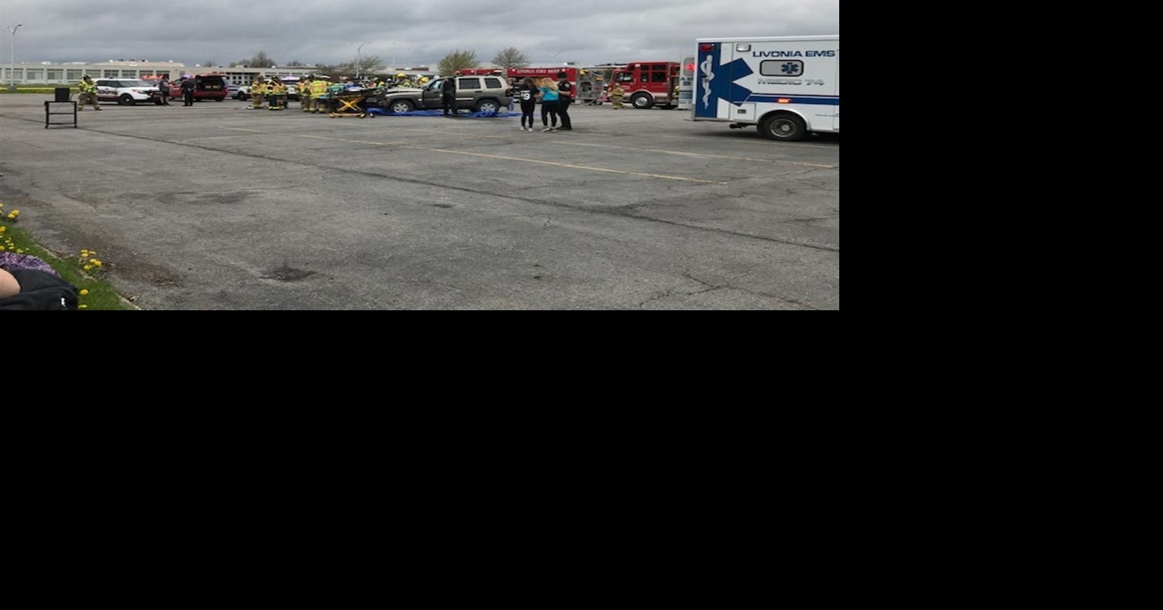 Mock DWI crash educates students on dangers of drinking and driving ...