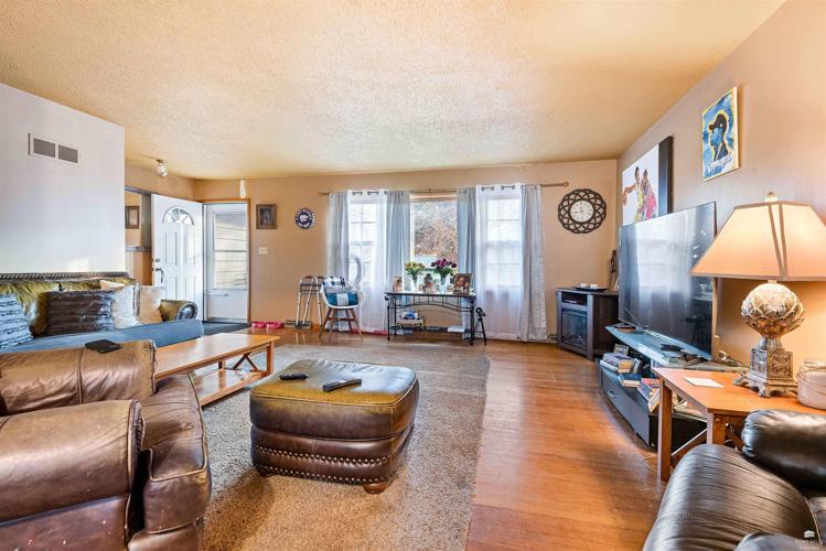 2412 Buena Vista, Manhattan, KS 66502 | Single-Family Houses ...