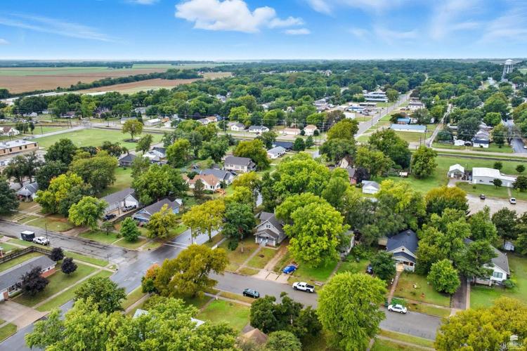 300 N Rogers, Abilene, KS 67410 | Single-Family Houses | themercury.com