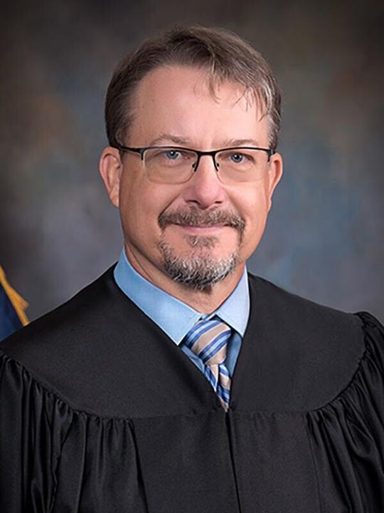 Pott County Judge Erich Campbell dies | News | themercury.com