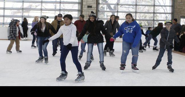 Hundreds take to ice at City Park rink | News | themercury.com