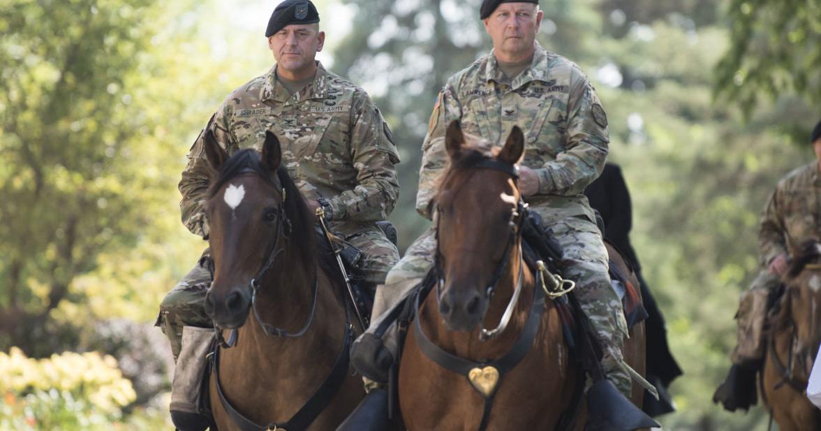 Fort Riley welcomes new Garrison commander | Local News | themercury.com
