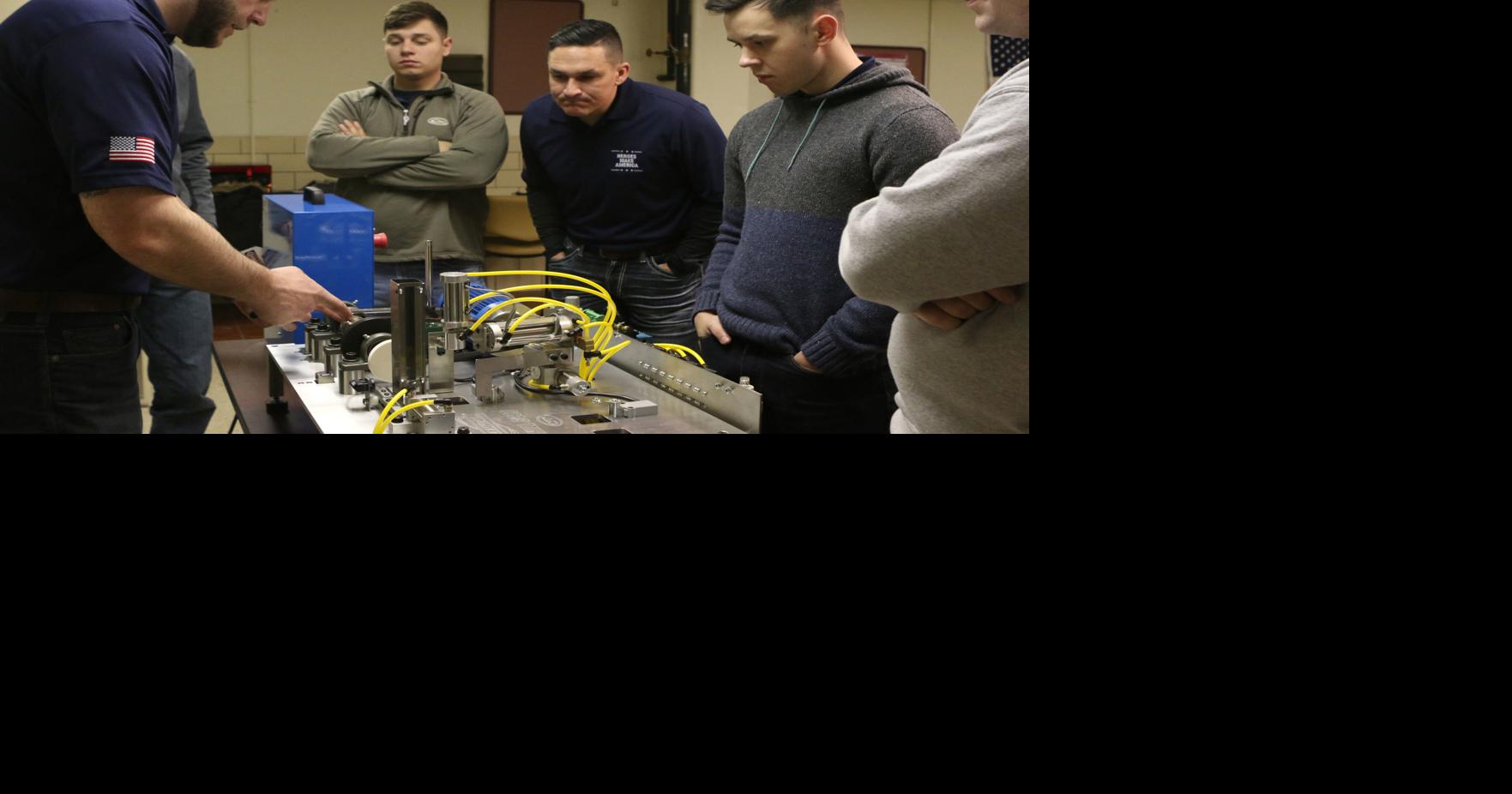 Fort Riley class trains soldiers for civilian life | Local News ...