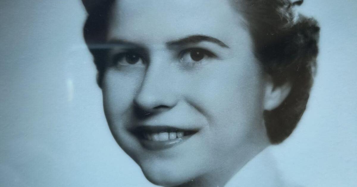 Maurine Hebrank | Tributes | themercury.com