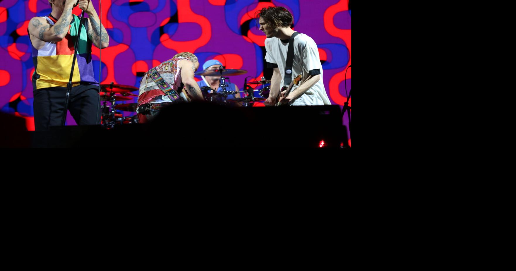 Red Hot Chili Peppers to headline 'Roo | Arts & Entertainment ...