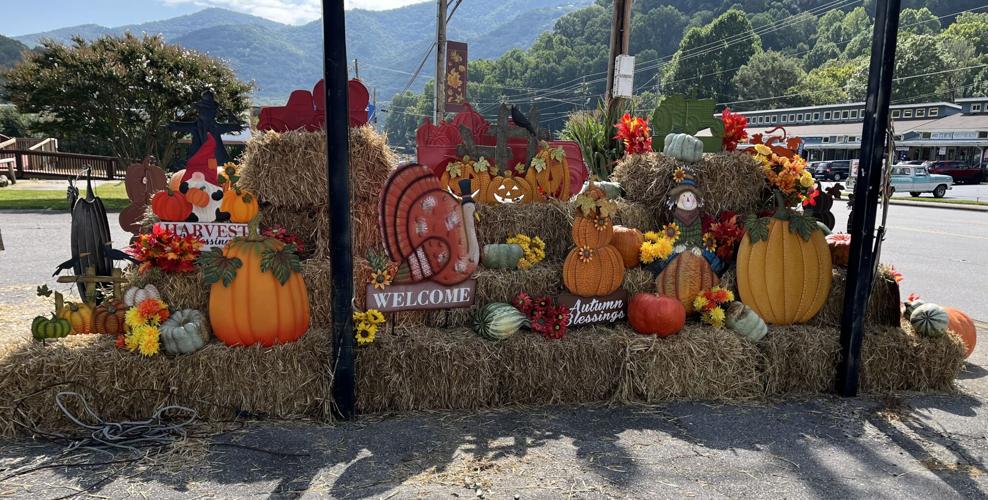 How many hay bales does it take to deck the halls for fall in Maggie ...