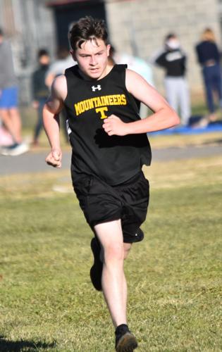 Pushing through the pain | Sports | themountaineer.com