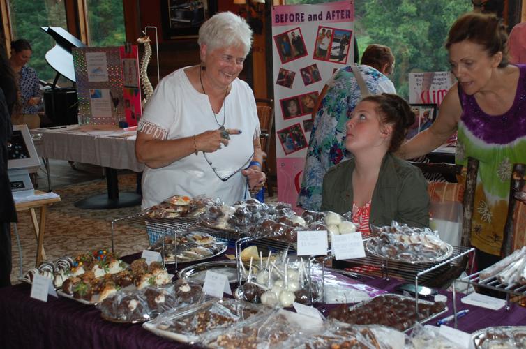 Ladies shop till they drop | News | themountaineer.com