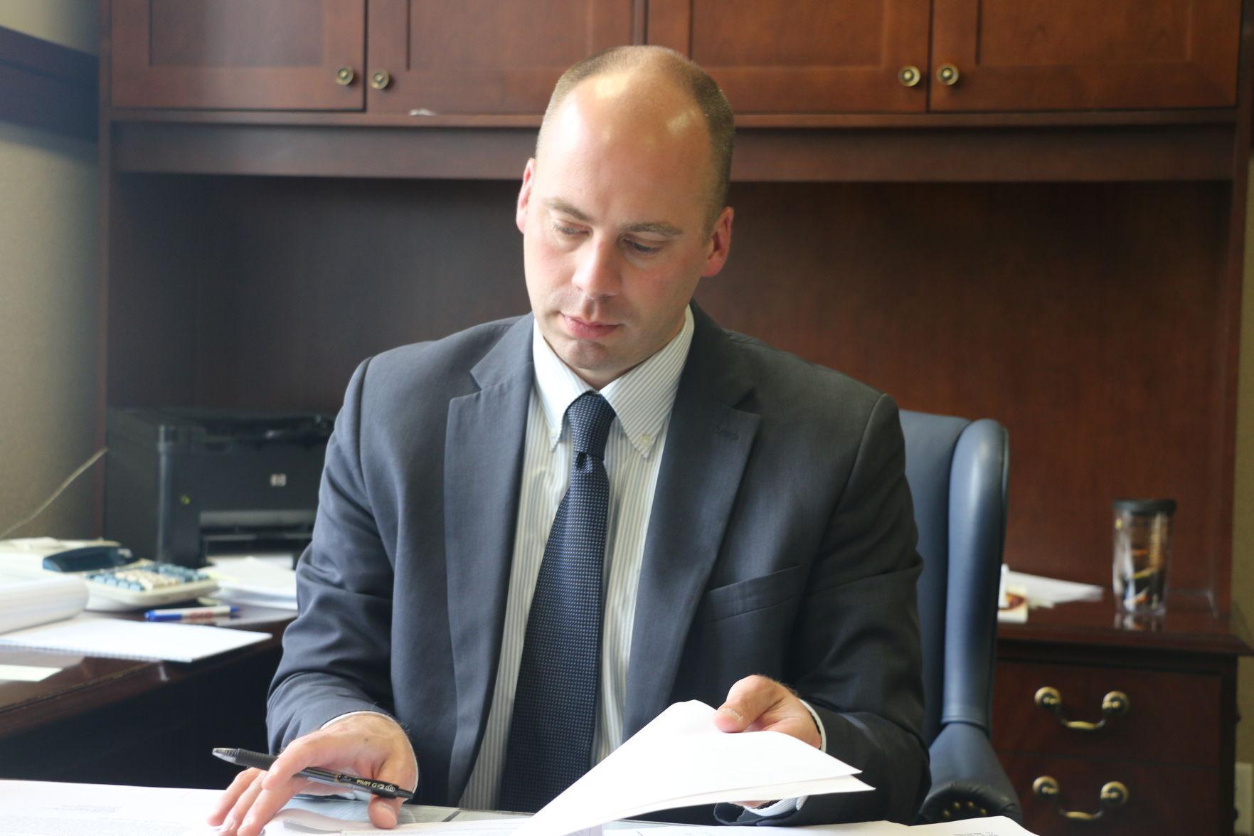 Plemmons sails to victory in clerk of court race | News ...