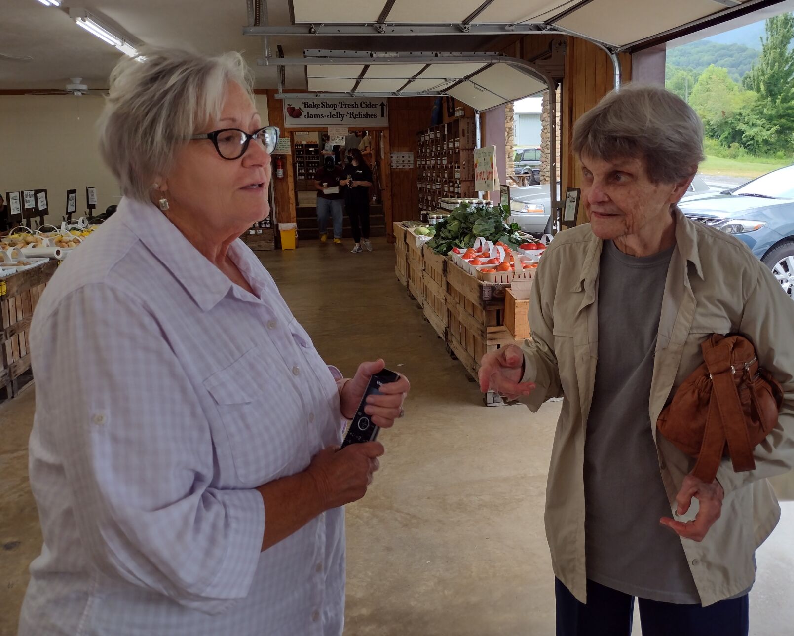 Grounded in tradition, using new ideas, Arringtons keep Barber Orchard ...