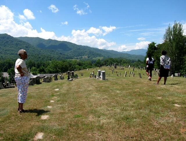 Embracing slave history at historic marker gathering at Lenoir's Creek ...