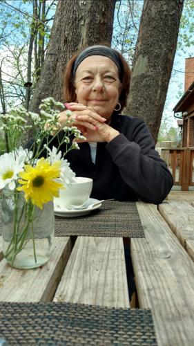 Linda Nicholas Johnson | Obituaries | themountaineer.com