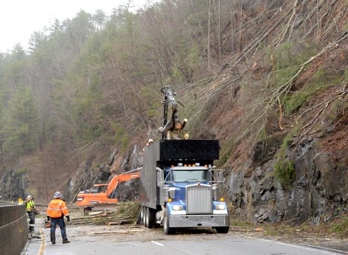 I-40 Rock Slide photo gallery | | themountaineer.com