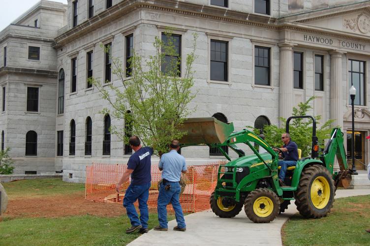 Landscaping work begins on courthouse lawn | News | themountaineer.com