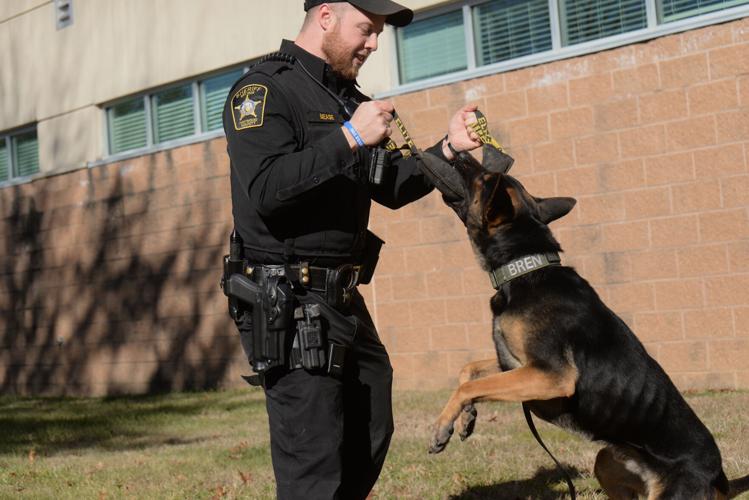 Next generation of K-9 handlers walk the stage at HCC | News ...
