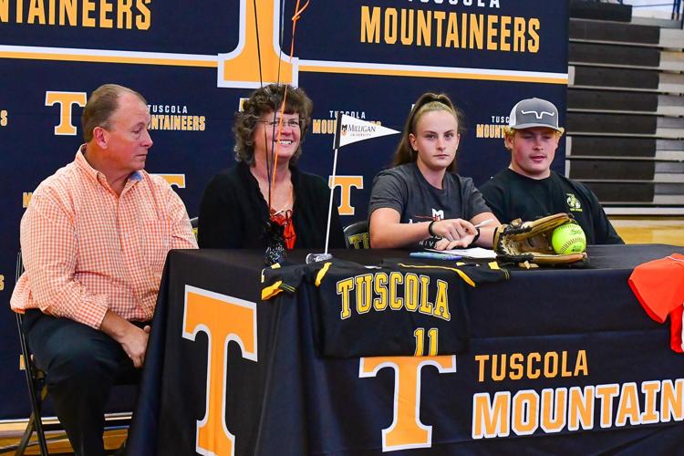 PHOTO GALLERY: Tuscola softball player Faith Caldwell signs with ...