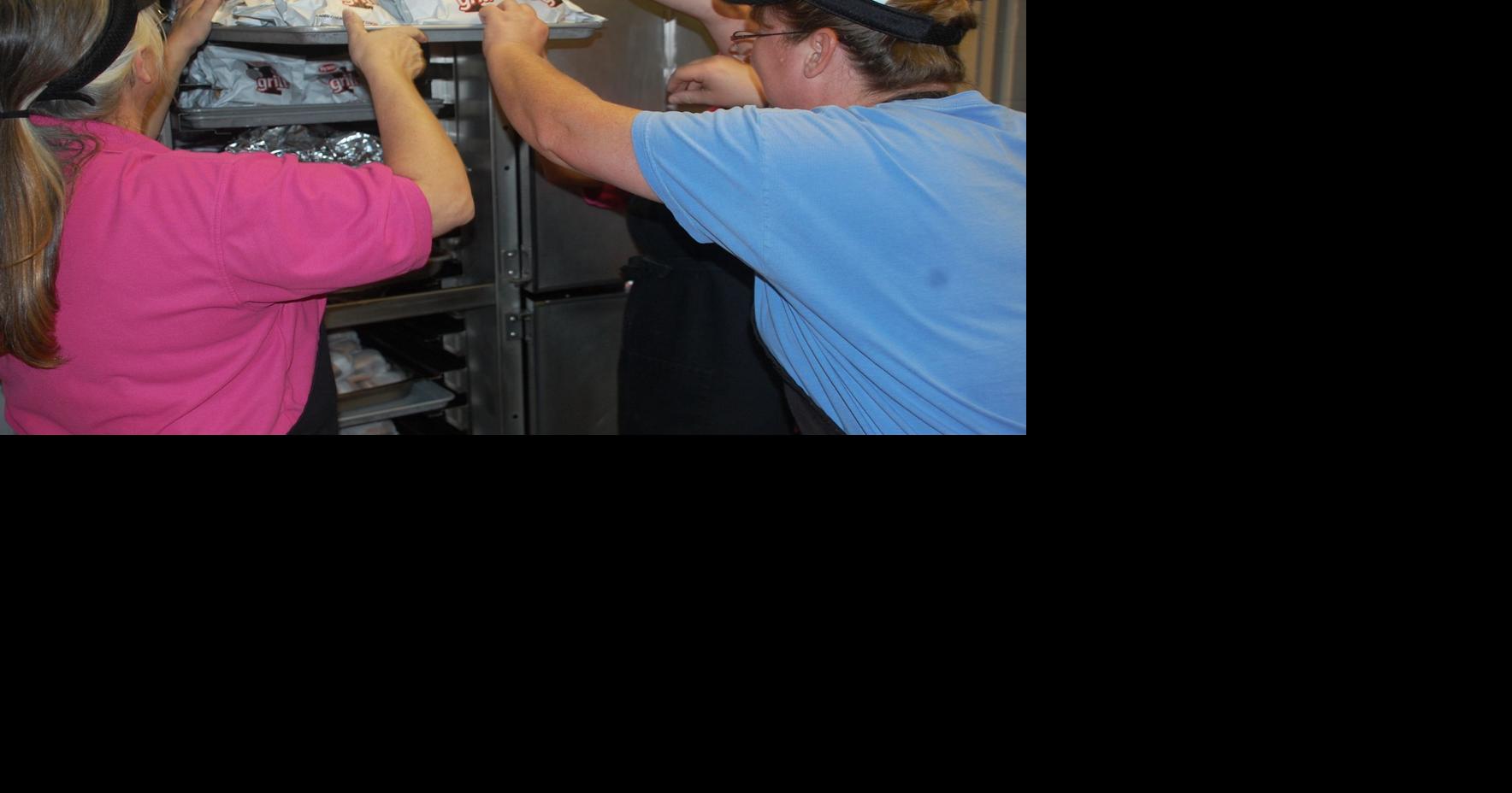 Tuscola HS cafeteria staff fights lunchroom drain backup | News ...