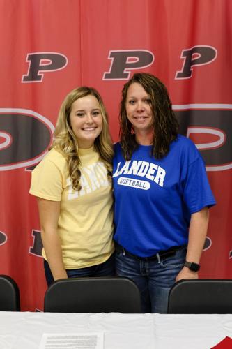 Regan Lunsford signs with Lander | | themountaineer.com