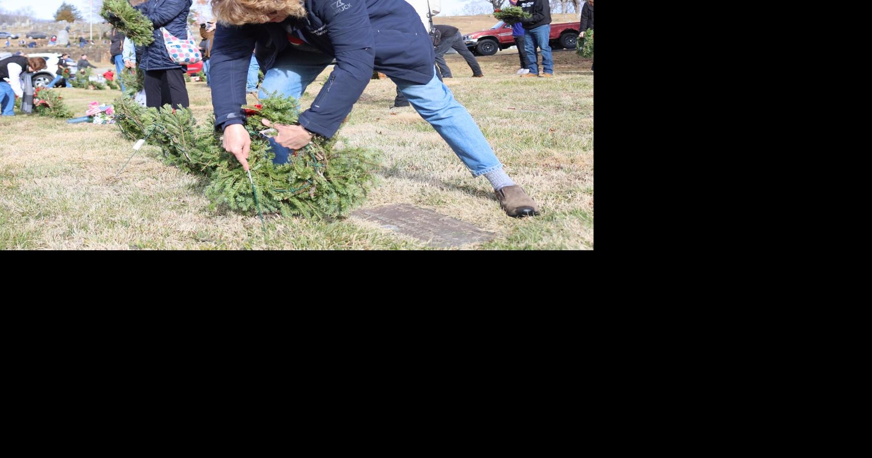 Help lay wreaths on veterans graves in December | Holidays2025 ...