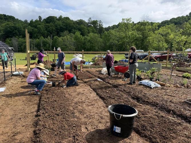 New community garden inspires hope | News | themountaineer.com