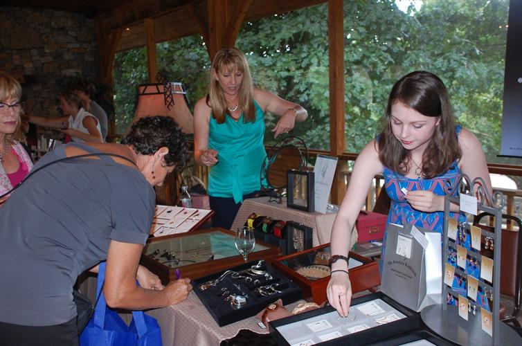 Ladies shop till they drop | News | themountaineer.com
