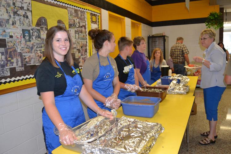 Cattlemen's beef roast ropes in great crowd | News | themountaineer.com