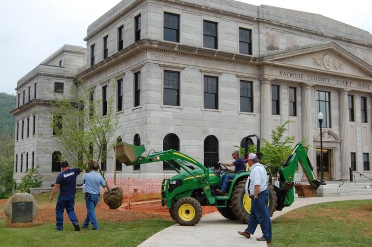Landscaping work begins on courthouse lawn | News | themountaineer.com