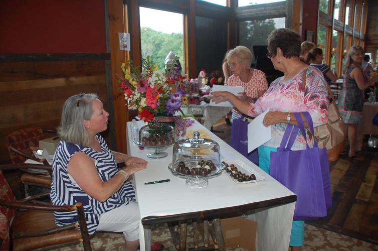 Ladies shop till they drop | News | themountaineer.com