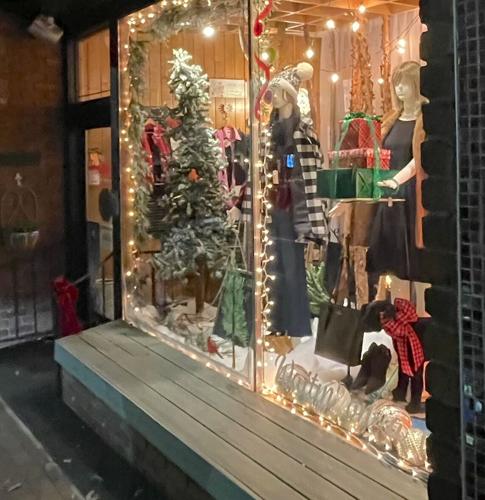 Winners chosen in Downtown Waynesville holiday window decorating ...