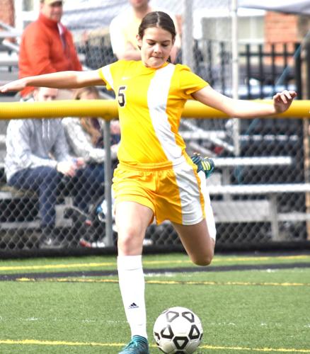 WMS girls keep right on rolling | Sports | themountaineer.com