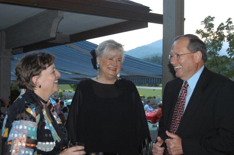 Long-time Mountaineer editor honored as Haywood Chamber Woman of ...