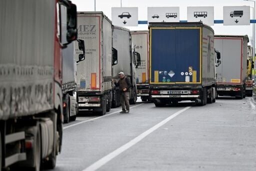 Truckers block Balkan borders over EU travel rules | National ...