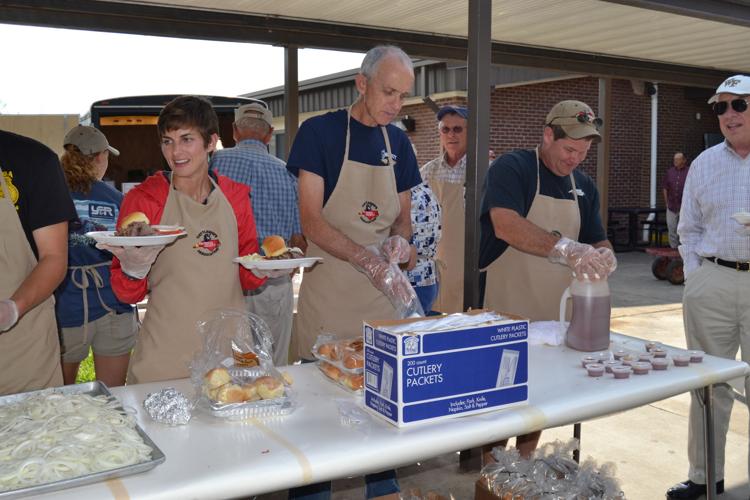 Cattlemen's beef roast ropes in great crowd | News | themountaineer.com