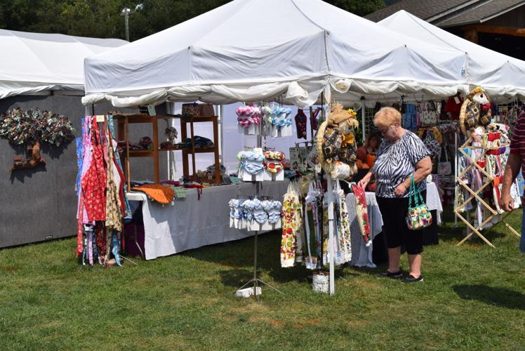Maggie Valley Arts & Crafts Show draws a crowd | News | themountaineer.com