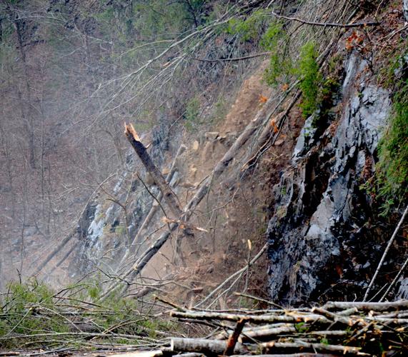 I-40 Rock Slide photo gallery | | themountaineer.com